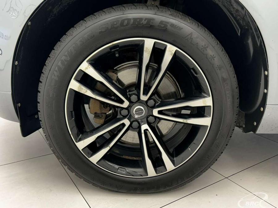Grey Volvo XC60 2018 in Vilnius, with an engine capacity of 1.97 L and mileage of 249 thousand km for 23500 €, photo 29 on AUTOMOTO.COM.LV