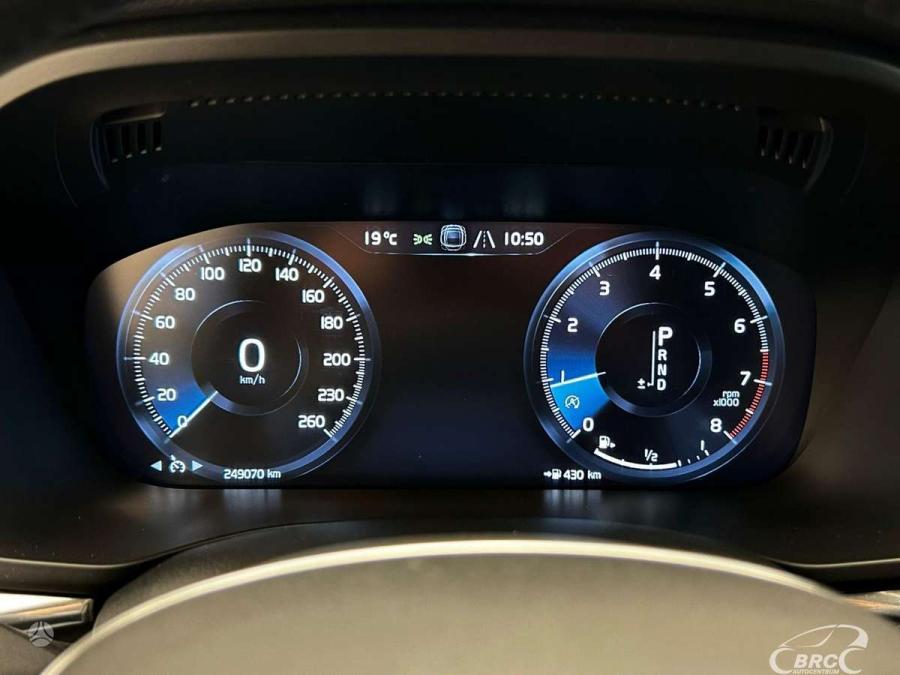 Grey Volvo XC60 2018 in Vilnius, with an engine capacity of 1.97 L and mileage of 249 thousand km for 22500 €, photo 18 on AUTOMOTO.COM.LV