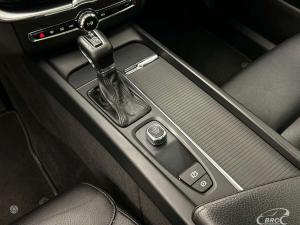 Grey Volvo XC60 2018 in Vilnius, with an engine capacity of 1.97 L and mileage of 249 thousand km for 22500 €, photo 22 on AUTOMOTO.COM.LV