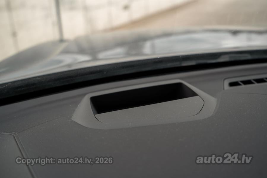 Pelēks Volvo XC60 2019 Tartu, ar dzinēja tilpumu 2.00 L un nobraukumu 152 tūkst. km par 26900 €, foto 24 vietnē AUTOMOTO.COM.LV