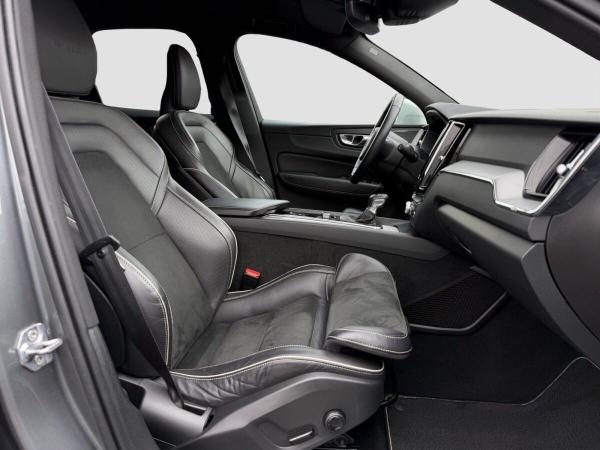 Pelēks Volvo XC60 2019 Pērnava, ar dzinēja tilpumu 2.00 L un nobraukumu 124 tūkst. km par 30900 €, foto 6 vietnē AUTOMOTO.COM.LV