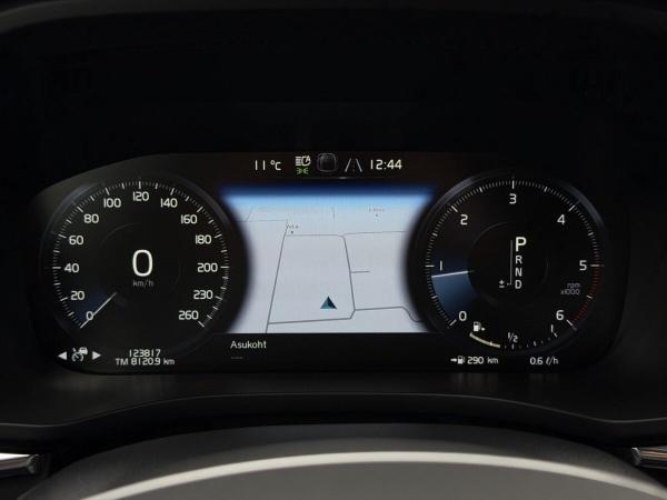 Pelēks Volvo XC60 2019 Pērnava, ar dzinēja tilpumu 2.00 L un nobraukumu 124 tūkst. km par 30900 €, foto 11 vietnē AUTOMOTO.COM.LV