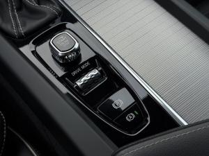 Pelēks Volvo XC60 2019 Pērnava, ar dzinēja tilpumu 2.00 L un nobraukumu 124 tūkst. km par 30900 €, foto 18 vietnē AUTOMOTO.COM.LV