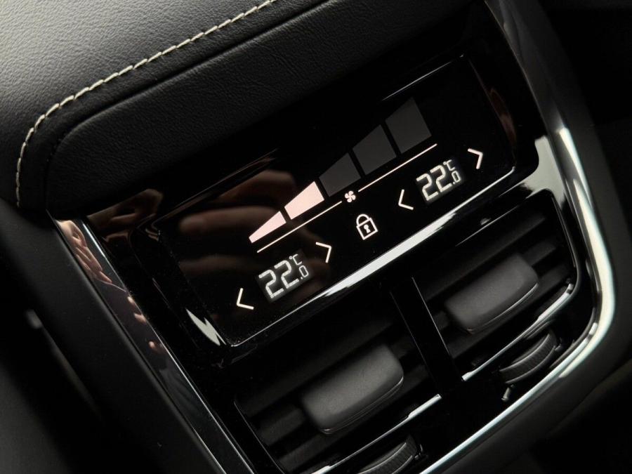 Pelēks Volvo XC60 2019 Pērnava, ar dzinēja tilpumu 2.00 L un nobraukumu 124 tūkst. km par 30900 €, foto 20 vietnē AUTOMOTO.COM.LV