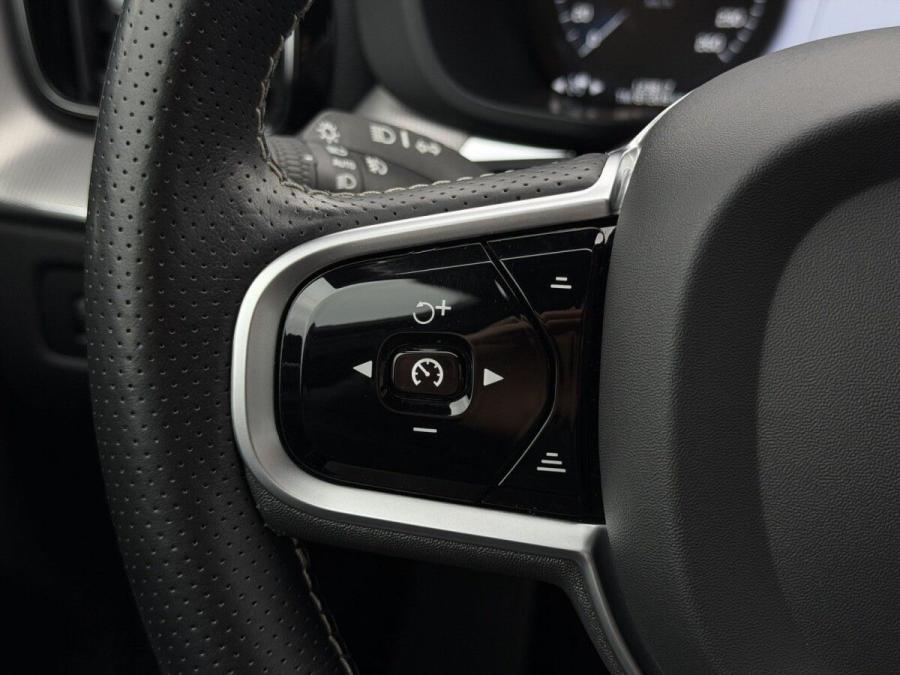 Pelēks Volvo XC60 2019 Pērnava, ar dzinēja tilpumu 2.00 L un nobraukumu 124 tūkst. km par 30900 €, foto 22 vietnē AUTOMOTO.COM.LV