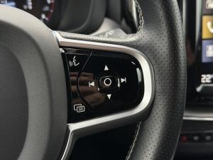 Pelēks Volvo XC60 2019 Pērnava, ar dzinēja tilpumu 2.00 L un nobraukumu 124 tūkst. km par 30900 €, foto 23 vietnē AUTOMOTO.COM.LV