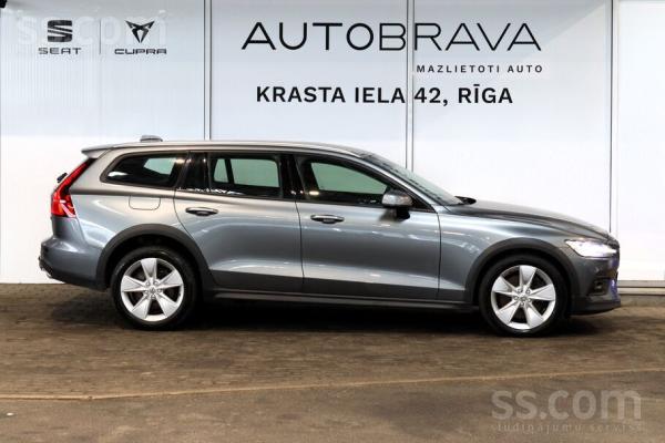 Pelēks Volvo XC60 2020 Rīga, ar dzinēja tilpumu 2.00 L un nobraukumu 177 tūkst. km par 35900 €, foto 5 vietnē AUTOMOTO.COM.LV