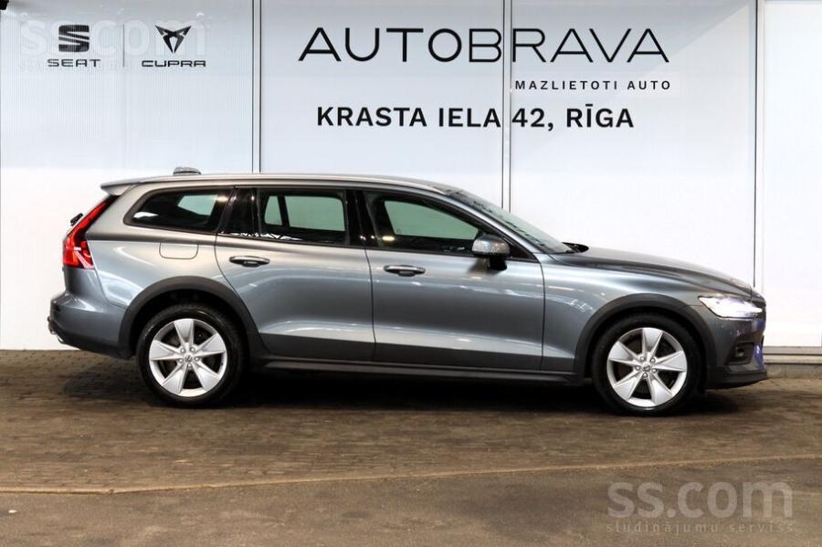 Pelēks Volvo XC60 2020 Rīga, ar dzinēja tilpumu 2.00 L un nobraukumu 177 tūkst. km par 26990 €, foto 5 vietnē AUTOMOTO.COM.LV