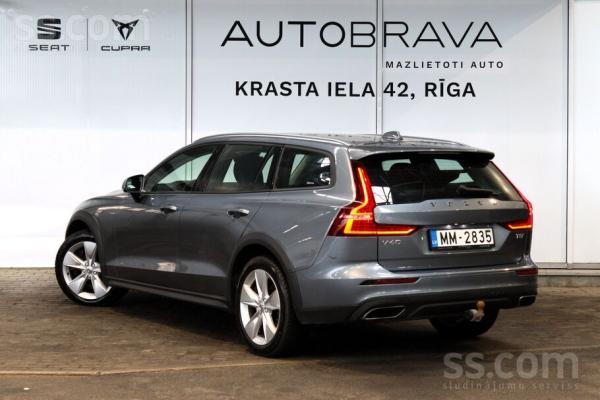 Pelēks Volvo XC60 2020 Rīga, ar dzinēja tilpumu 2.00 L un nobraukumu 177 tūkst. km par 35900 €, foto 6 vietnē AUTOMOTO.COM.LV