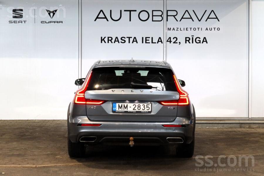 Pelēks Volvo XC60 2020 Rīga, ar dzinēja tilpumu 2.00 L un nobraukumu 177 tūkst. km par 26990 €, foto 7 vietnē AUTOMOTO.COM.LV