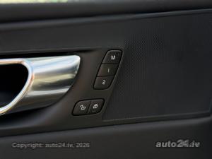 Pelēks Volvo XC60 2020 Pērnava, ar dzinēja tilpumu 2.00 L un nobraukumu 112 tūkst. km par 29900 €, foto 9 vietnē AUTOMOTO.COM.LV