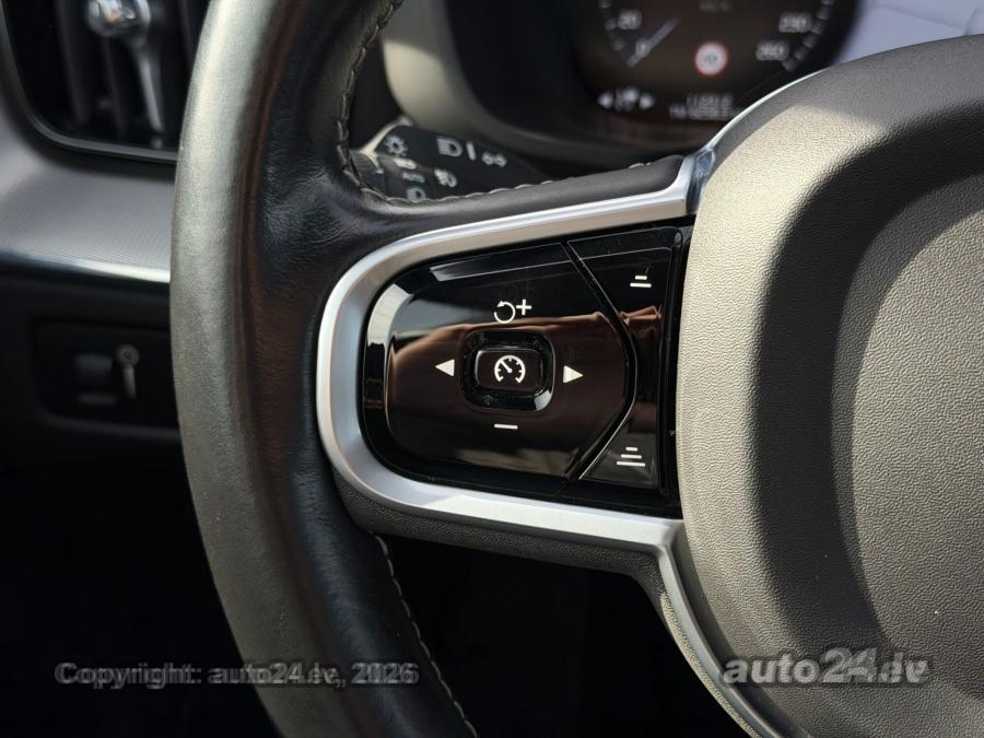 Pelēks Volvo XC60 2020 Pērnava, ar dzinēja tilpumu 2.00 L un nobraukumu 112 tūkst. km par 29900 €, foto 22 vietnē AUTOMOTO.COM.LV