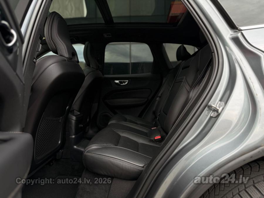 Grey Volvo XC60 2020 in Tallinn, with an engine capacity of 2.00 L and mileage of 164 thousand km for 27900 €, photo 15 on AUTOMOTO.COM.LV