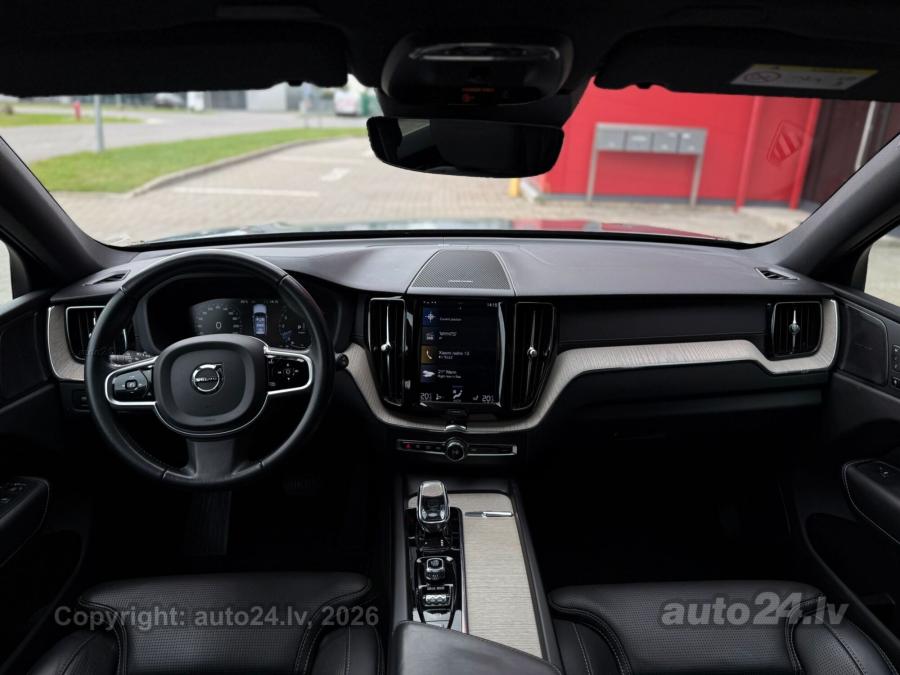 Grey Volvo XC60 2020 in Tallinn, with an engine capacity of 2.00 L and mileage of 164 thousand km for 27900 €, photo 16 on AUTOMOTO.COM.LV