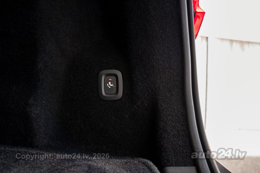 Серый Вольво ХС60 2021 в Тарту, объемом двигателя 2.00 л и пробегом 116 тыс. км за 32900 €, фото 22 на AUTOMOTO.COM.LV
