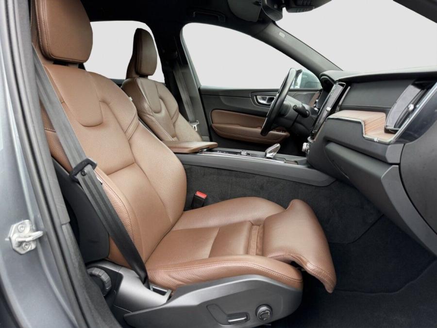Pelēks Volvo XC60 2021 Pērnava, ar dzinēja tilpumu 2.00 L un nobraukumu 114 tūkst. km par 31900 €, foto 6 vietnē AUTOMOTO.COM.LV