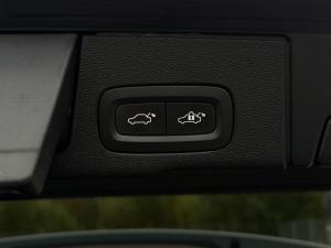 Pelēks Volvo XC60 2021 Pērnava, ar dzinēja tilpumu 2.00 L un nobraukumu 114 tūkst. km par 31900 €, foto 20 vietnē AUTOMOTO.COM.LV