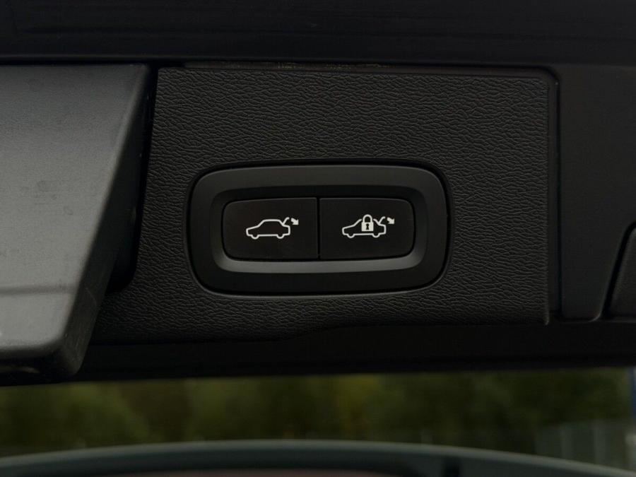 Pelēks Volvo XC60 2021 Pērnava, ar dzinēja tilpumu 2.00 L un nobraukumu 114 tūkst. km par 31900 €, foto 20 vietnē AUTOMOTO.COM.LV