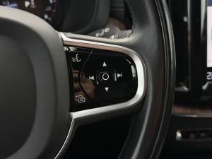 Pelēks Volvo XC60 2021 Pērnava, ar dzinēja tilpumu 2.00 L un nobraukumu 114 tūkst. km par 31900 €, foto 25 vietnē AUTOMOTO.COM.LV