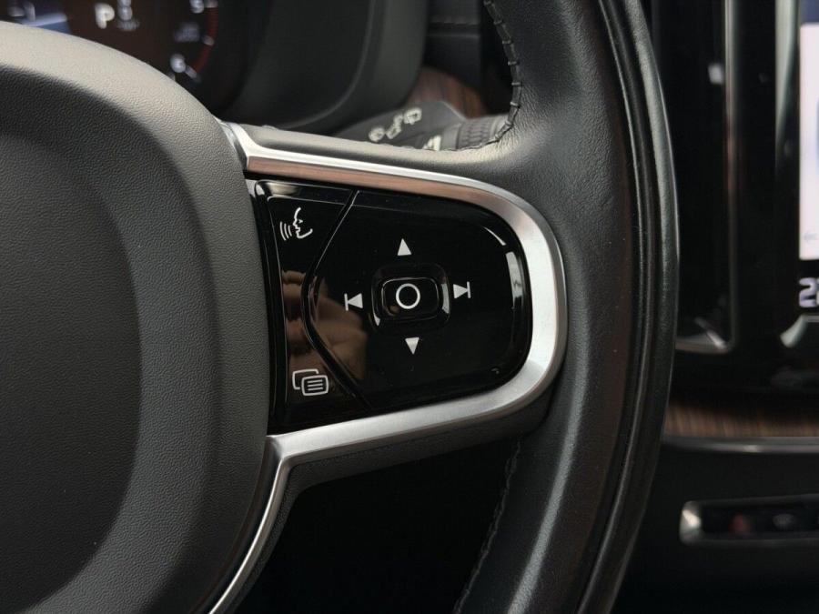 Pelēks Volvo XC60 2021 Pērnava, ar dzinēja tilpumu 2.00 L un nobraukumu 114 tūkst. km par 31900 €, foto 25 vietnē AUTOMOTO.COM.LV