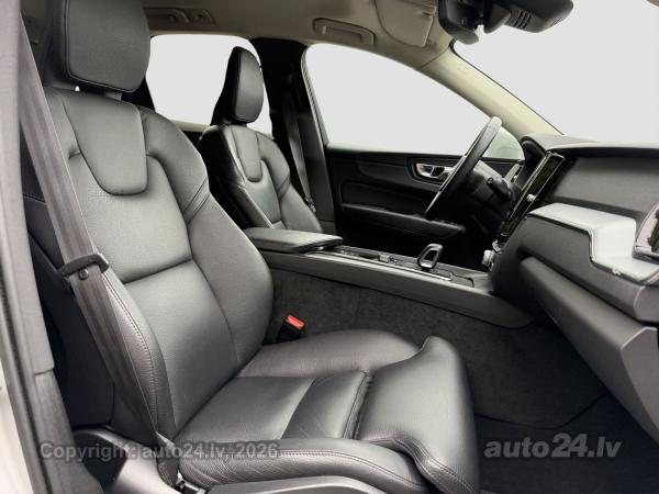 Grey Volvo XC60 2022 in Parnu, with an engine capacity of 2.00 L and mileage of 142 thousand km for 32900 €, photo 5 on AUTOMOTO.COM.LV