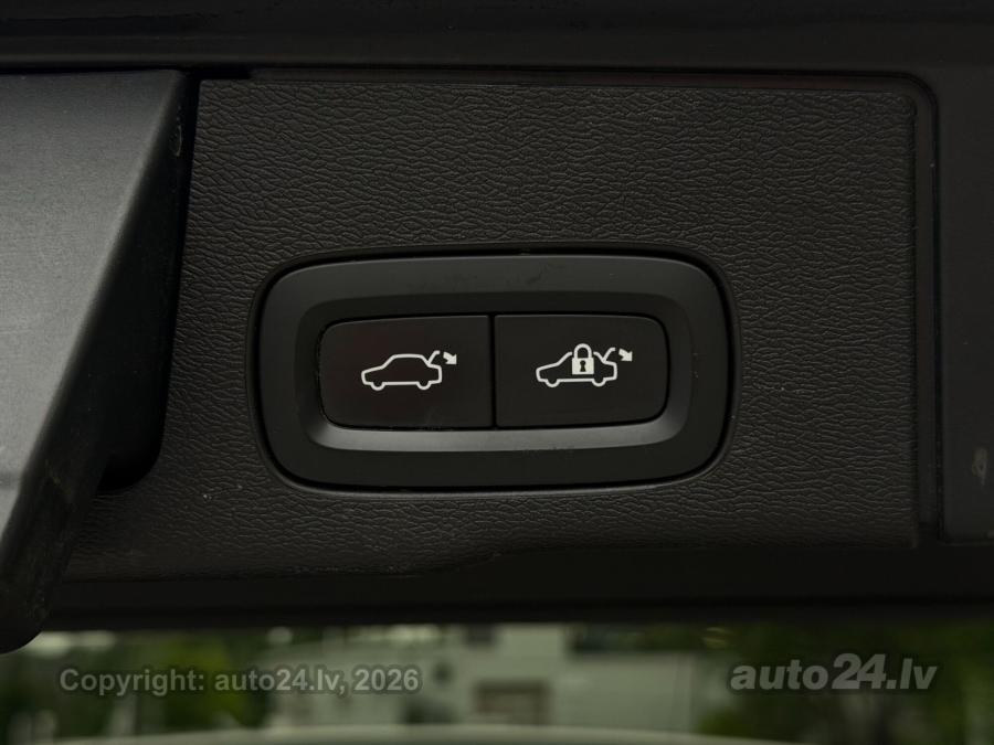 Pelēks Volvo XC60 2022 Pērnava, ar dzinēja tilpumu 2.00 L un nobraukumu 142 tūkst. km par 32900 €, foto 11 vietnē AUTOMOTO.COM.LV