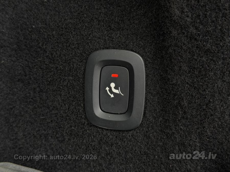 Pelēks Volvo XC60 2022 Pērnava, ar dzinēja tilpumu 2.00 L un nobraukumu 142 tūkst. km par 32900 €, foto 12 vietnē AUTOMOTO.COM.LV