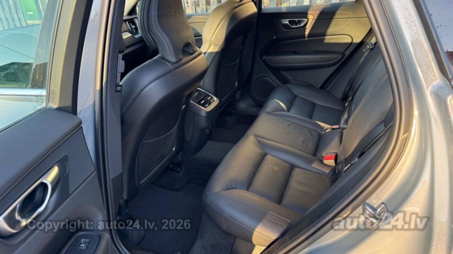 Grey Volvo XC60 2023 in Tallinn, with an engine capacity of 2.00 L and mileage of 41 thousand km for 47990 €, photo 8 on AUTOMOTO.COM.LV