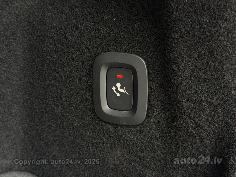 Pelēks Volvo XC60 2023 Pērnava, ar dzinēja tilpumu 2.00 L un nobraukumu 42 tūkst. km par 39900 €, foto 22 vietnē AUTOMOTO.COM.LV
