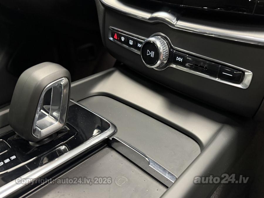 Pelēks Volvo XC60 2023 Tallina, ar dzinēja tilpumu 2.00 L un nobraukumu 55 tūkst. km par 47990 €, foto 16 vietnē AUTOMOTO.COM.LV