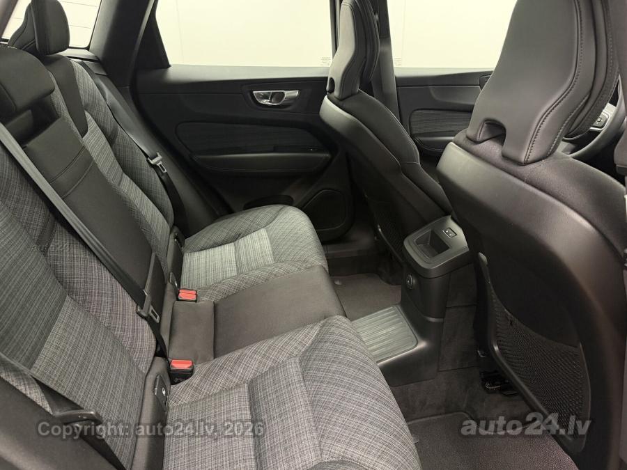 Pelēks Volvo XC60 2023 Tallina, ar dzinēja tilpumu 2.00 L un nobraukumu 55 tūkst. km par 47990 €, foto 23 vietnē AUTOMOTO.COM.LV