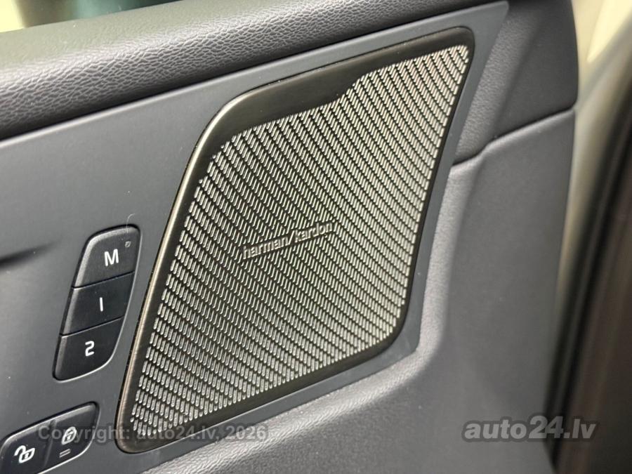 Pelēks Volvo XC60 2024 Viljandi, ar dzinēja tilpumu 2.00 L un nobraukumu 47 tūkst. km par 51000 €, foto 13 vietnē AUTOMOTO.COM.LV