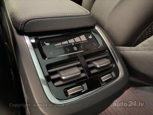 Pelēks Volvo XC60 2024 Viljandi, ar dzinēja tilpumu 2.00 L un nobraukumu 47 tūkst. km par 51000 €, foto 14 vietnē AUTOMOTO.COM.LV