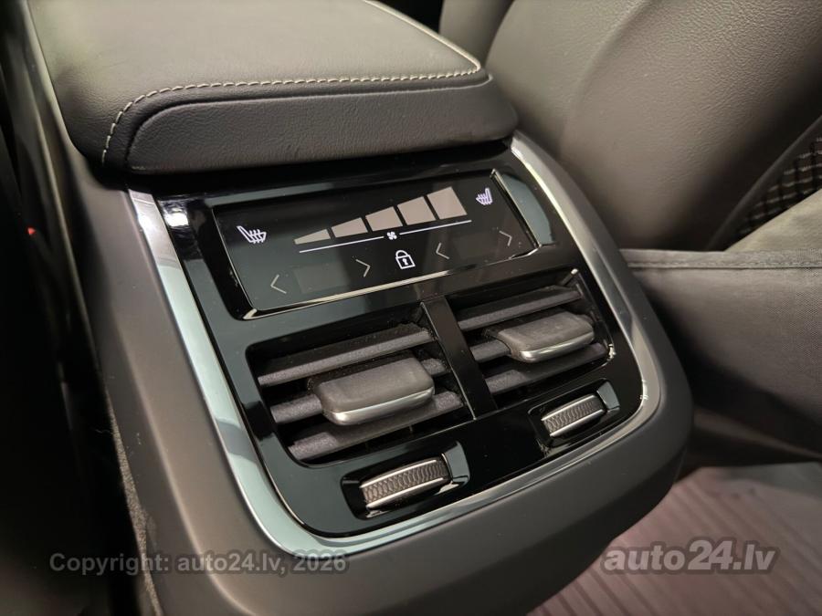 Pelēks Volvo XC60 2024 Viljandi, ar dzinēja tilpumu 2.00 L un nobraukumu 47 tūkst. km par 51000 €, foto 14 vietnē AUTOMOTO.COM.LV