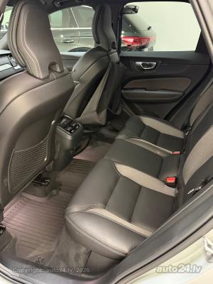 Pelēks Volvo XC60 2024 Viljandi, ar dzinēja tilpumu 2.00 L un nobraukumu 47 tūkst. km par 51000 €, foto 16 vietnē AUTOMOTO.COM.LV