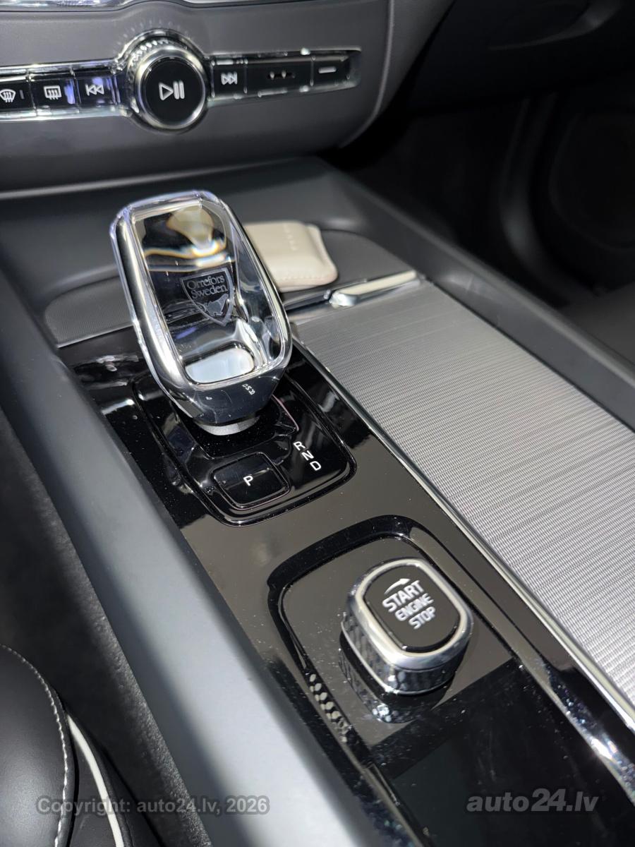 Pelēks Volvo XC60 2024 Viljandi, ar dzinēja tilpumu 2.00 L un nobraukumu 47 tūkst. km par 51000 €, foto 18 vietnē AUTOMOTO.COM.LV