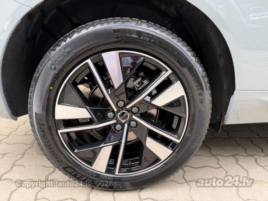 Pelēks Volvo XC60 2026 Tartu, ar dzinēja tilpumu 2.00 L un nobraukumu 990 tūkst. km par 57900 €, foto 12 vietnē AUTOMOTO.COM.LV