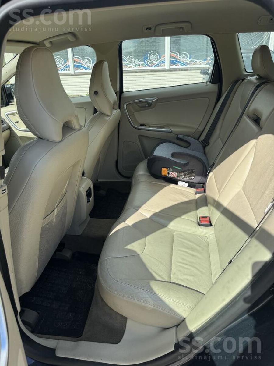 Volvo XC60 2009 Jēkabpils, ar dzinēja tilpumu 2.40 L un nobraukumu 321 tūkst. km par 5400 €, foto 7 vietnē AUTOMOTO.COM.LV