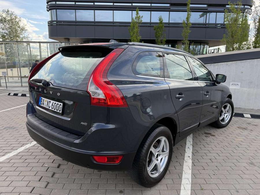 Volvo XC60 2009 in Kaunas, with an engine capacity of 2.40 L and mileage of 330 thousand km for 5999 €, photo 5 on AUTOMOTO.COM.LV