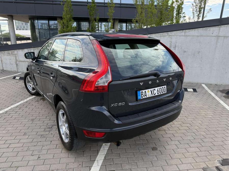 Volvo XC60 2009 in Kaunas, with an engine capacity of 2.40 L and mileage of 330 thousand km for 5999 €, photo 11 on AUTOMOTO.COM.LV
