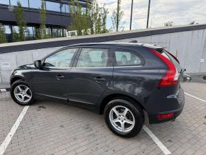 Volvo XC60 2009 in Kaunas, with an engine capacity of 2.40 L and mileage of 330 thousand km for 5999 €, photo 13 on AUTOMOTO.COM.LV