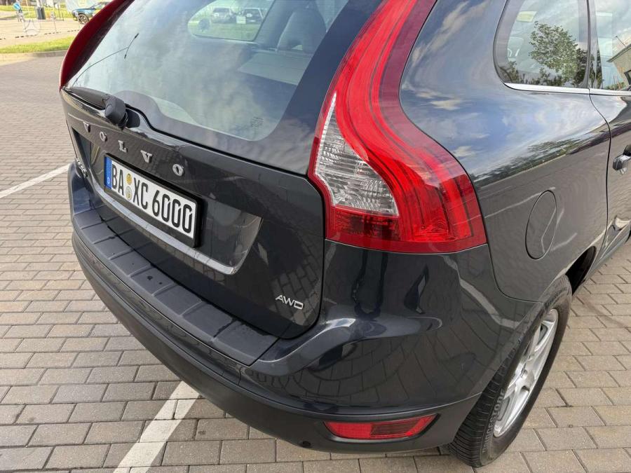 Volvo XC60 2009 in Kaunas, with an engine capacity of 2.40 L and mileage of 330 thousand km for 5999 €, photo 14 on AUTOMOTO.COM.LV