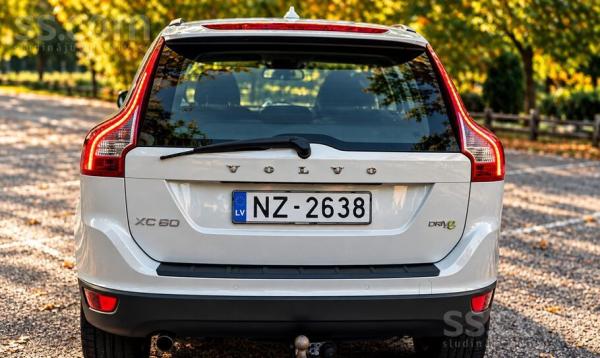 Volvo XC60 2010 Jelgava vietnē Volvo XC60 2010 Jelgava, ar dzinēja tilpumu 2.00 L un nobraukumu 377 tūkst. km par 7200 €, foto 5 vietnē AUTOMOTO.COM.LV