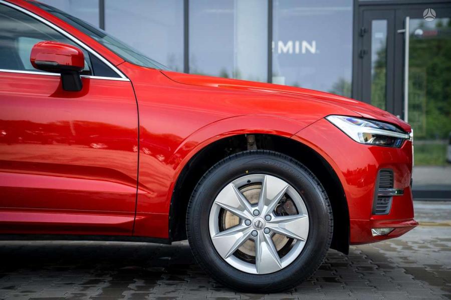 Orange Volvo XC60 2021 in Vilnius, with an engine capacity of 1.97 L and mileage of 76 thousand km for 26300 €, photo 8 on AUTOMOTO.COM.LV