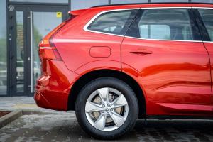 Orange Volvo XC60 2021 in Vilnius, with an engine capacity of 1.97 L and mileage of 80 thousand km for 25650 €, photo 7 on AUTOMOTO.COM.LV