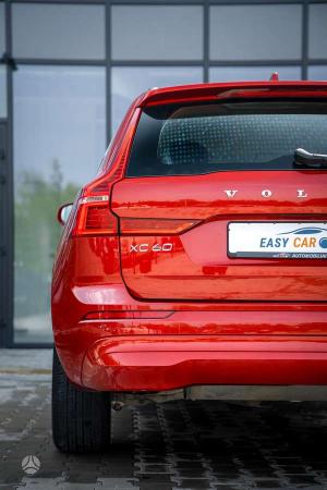 Orange Volvo XC60 2021 in Vilnius, with an engine capacity of 1.97 L and mileage of 80 thousand km for 25650 €, photo 13 on AUTOMOTO.COM.LV