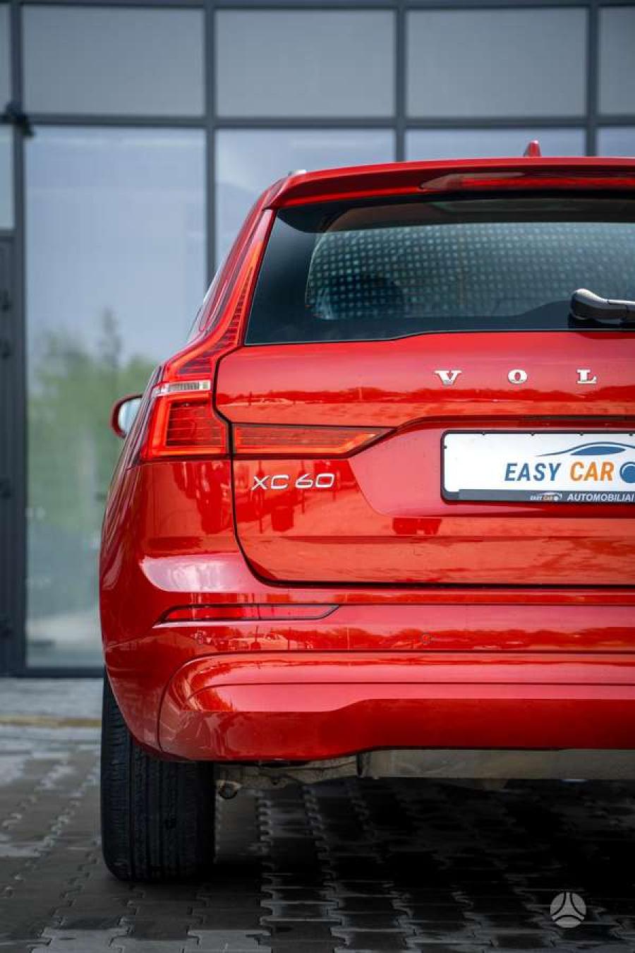 Orange Volvo XC60 2021 in Vilnius, with an engine capacity of 1.97 L and mileage of 80 thousand km for 25400 €, photo 13 on AUTOMOTO.COM.LV