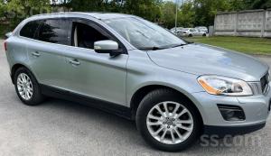 Volvo XC60 2010 Rīga, ar dzinēja tilpumu 2.40 L un nobraukumu 32 tūkst. km par 8500 €, foto 7 vietnē AUTOMOTO.COM.LV