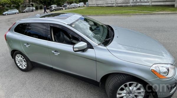 Volvo XC60 2010 Rīga, ar dzinēja tilpumu 2.40 L un nobraukumu 32 tūkst. km par 8500 €, foto 7 vietnē AUTOMOTO.COM.LV