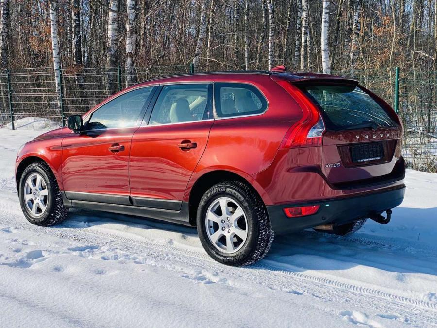 Sarkans Volvo XC60 2009 Kauņa, ar dzinēja tilpumu 2.40 L un nobraukumu 290 tūkst. km par 7690 €, foto 7 vietnē AUTOMOTO.COM.LV